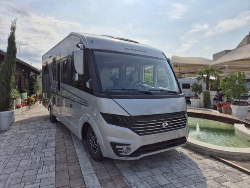 ADRIA SONIC 700 DC SUPREME 7.49 x 2.35 x H 2.95 m | Centro Caravans Barassi